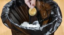 Lixeiro rouba equipamentos de minerar Bitcoin e acaba preso