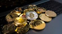Dupla que criou “moeda que superou o Bitcoin” vai encerrar serviços em abril