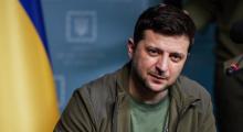 Volodymyr Zelensky assina lei que legaliza criptomoedas na Ucrânia