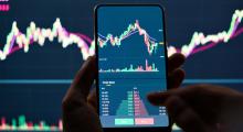 Ativos DeFi sobem e superam criptomoedas tradicionais; token listado recentemente dispara 11%
