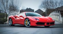 Empresa permite reservar Ferrari usando Shiba Inu (SHIB) e é “trolada” por usuários
