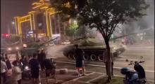 Vídeo de tanques protegendo bancos na China foi tirado de contexto