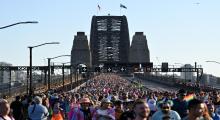 50.000 nehmen an der WorldPride-Parade in Sydney teil
