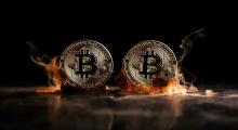 Bitcoin passa por evento raro de divisão da rede e gasto duplo, entenda