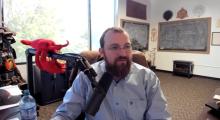 Fundador da Cardano xinga investidores de Bitcoin: “mentes perturbadas”