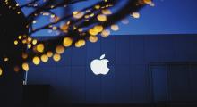 US-Abgeordnete Bilirakis und Schakowsky erkundigen sich nach Apples Richtlinien zu Blockchain und NFTs.