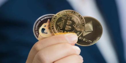 Bitcoin inicia outubro em alta, superando os US$ 28.000