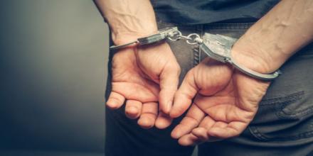 FBI prende trio que fraudou bancos em US$ 10 milhões e converteu fundos em criptomoedas