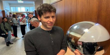 Sam Altman retorna como CEO da OpenAI e faz criptomoeda disparar