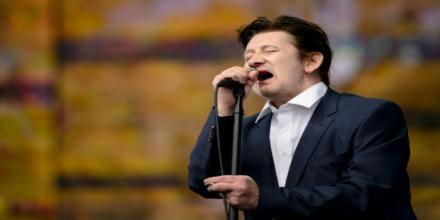 Shane MacGowan, Folk-Punk-Frontmann der Pogues, ist im Alter von 65 Jahren gestorben