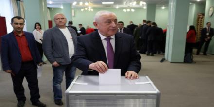 Kommunistischer Veteran läuft gegen Putin