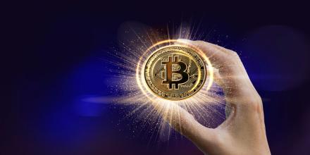 Manhã Cripto: Bitcoin (BTC) começa recuperação do susto e gigantes de Wall Street avançam com planos de ETFs