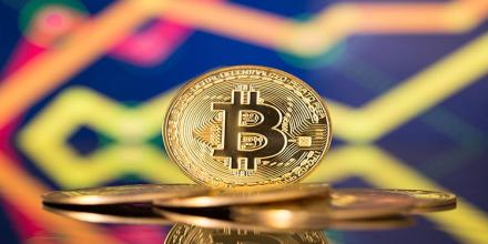 Bitcoin registra sequência negativa e token RON sobe 36%