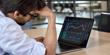 Corretora de criptomoedas pausa saques e anuncia fim das atividades
