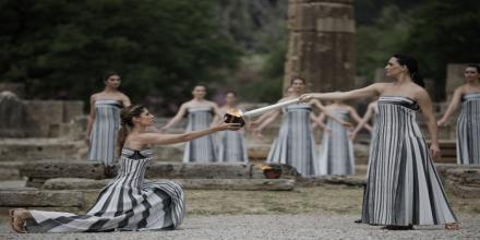 Das olympische Feuer beginnt seine Reise nach Paris