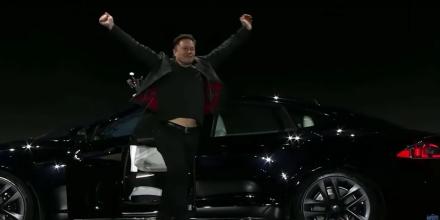 Tesla zapowiada Cybercab, nowy system transportu pasażerów