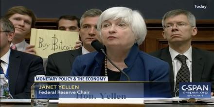 Fed Başkanı Konuşurken Verilen Tarihi Bitcoin Mesajı, Milyon Dolara Satıldı