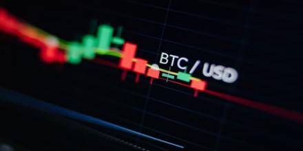 Цена Биткоина в мае может упасть на 50%