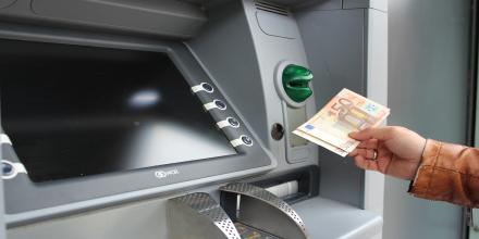 Die Deutschen Kunden verlieren die Freude am Bargeld