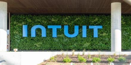 인튜잇(Intuit), 2025년 실적 전망 상회에 주가 소폭 상승