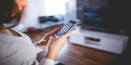 Investidora de criptomoedas perde tudo na Binance após ter Iphone roubado