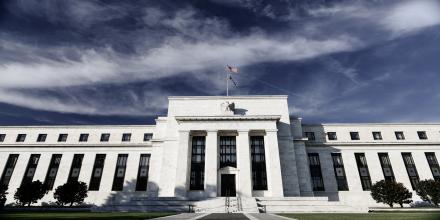 Der Bitcoin-Kurs fällt, während die Erwartung einer Zinssenkung der Federal Reserve plötzlich auf 0,50 % steigt