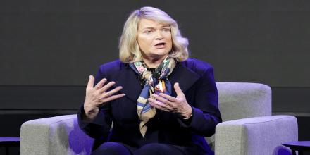 Sen. Lummis criticises SEC’s crypto enforcement strategy, calls for congressional action