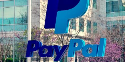 ペイパル、世界四大会計事務所EYにステーブルコイン「PYUSD」で支払い実行 コインベース活用
