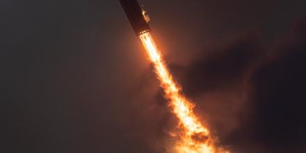 Najcięższa rakieta wystrzelona – i złapana przez Mechazillę. Przełomowy start pojazdu SpaceX