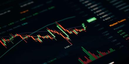 Memecoins registram queda e podem sofrer nova correção