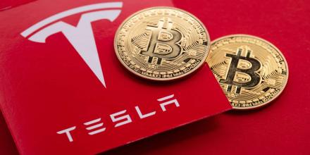 Tesla movimenta R$ 4,3 bilhões em Bitcoin pela primeira vez em dois anos
