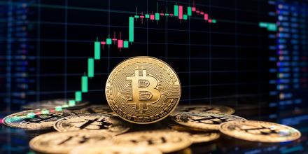 Meme Coinlerini Satan Hayes’ten Bitcoin İçin Orta Doğu Tahmini: Fiyatı Uçurabilir!