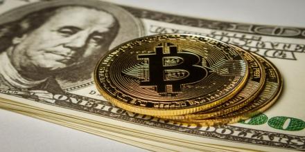 Taxele tranzacțiilor Bitcoin au crescut la $4,2 milioane ieri, cea mai semnificativă zi din 22 august