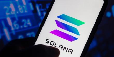 Os traders de SOL se voltam para este índice de memecoins, já que a previsão de preço da Solana aponta para uma possível queda de 5%