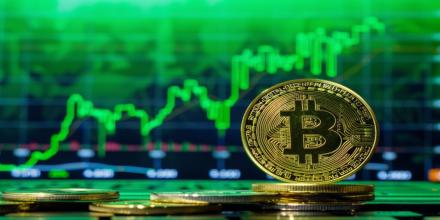 Metrice optimiste sugerează că Bitcoin va atinge $100.000, iar ETF-urile vor deține 1,1 milioane BTC până în ianuarie 2025