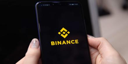Binance lista duas criptomoedas, causando altas de 320% e 2.090%