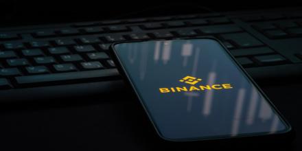 Volumul total de tranzacționare pe 30 de zile al Binance a depășit NASDAQ și NYSE