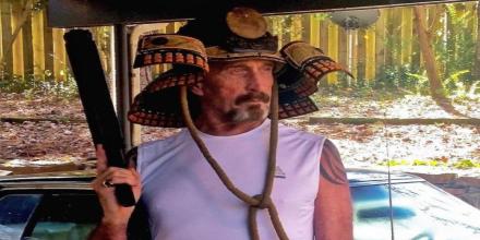 Profecia de John McAfee sobre preço do Bitcoin está prestes a ser testada