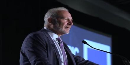 Peter Schiff fordert Biden auf, die US-amerikanischen Bitcoin-Reserven zu verkaufen