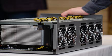 Bitcoin-Mining-Gigant vergrößert BTC-Bestand: kauft für 510 Millionen Dollar ein