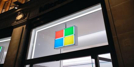 Microsoft foi pioneira na adoção do bitcoin e está de olho nas criptomoedas, diz vice-presidente