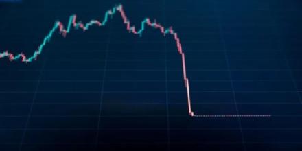 Тарифы Трампа вызывают ликвидацию криптоактивов на $2 миллиарда, а биткойн падает до $92K