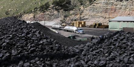 „Hello, coal, my old friend…” Trump sięga po węgiel, nakazuje zmianę długofalowej polityki
