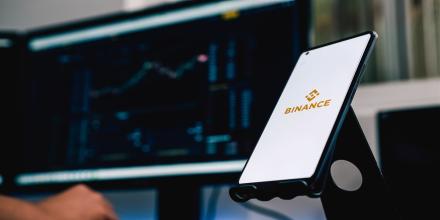 Binance Listeleme İçin 2 Altcoin’e Göz Kırptı: Yükseliş ve Düşüş Bir Arada!