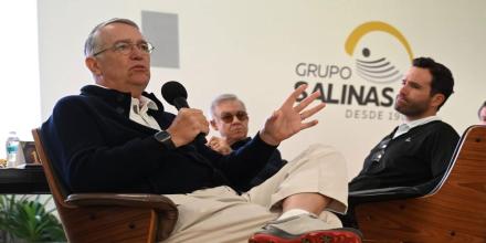 Imóveis são um péssimo investimento, diz bilionário mexicano: “melhor comprar Bitcoin”