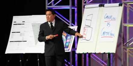Estou esperando o Bitcoin despencar para comprar mais, diz Robert Kiyosaki
