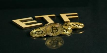 Приток в Bitcoin-ETF в США достиг $3.9 млрд за 12 дней на фоне падения доллара