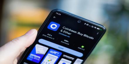 Coinbase knackt 100-Milliarden-Marke dank S&P-Aufnahme und Bitcoin-Rallye