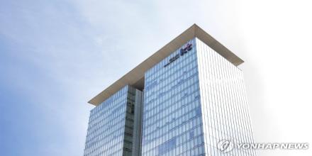 KT, 2분기 영업익 첫 1조 돌파…AI·부동산 효과 '쌍끌이'