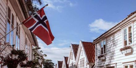 Fondo soberano de Noruega aumentó más de 190% su exposición indirecta a Bitcoin en 1 año